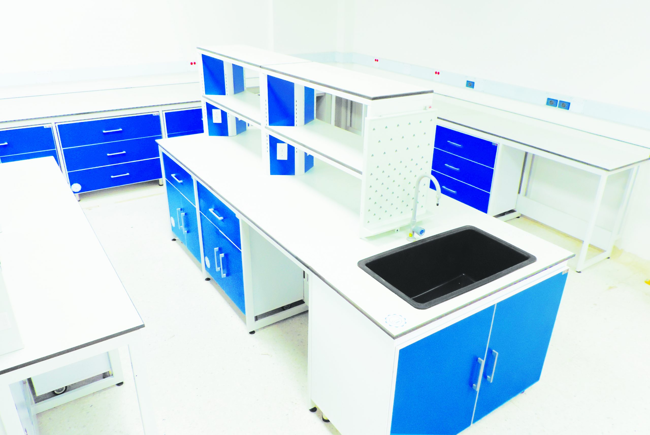 Selección de Materiales y Características de Mobiliario para un ...